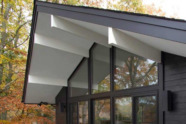 Podbitka dachowa: cena, rodzaje, montaż podbitki [krok po kroku]