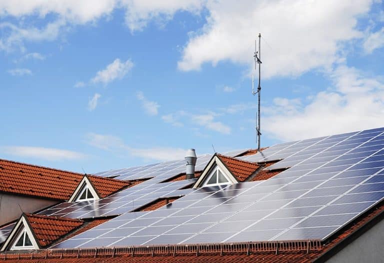 Lukarna dachowa: rodzaje, koszt, budowa lukarny [krok po kroku]