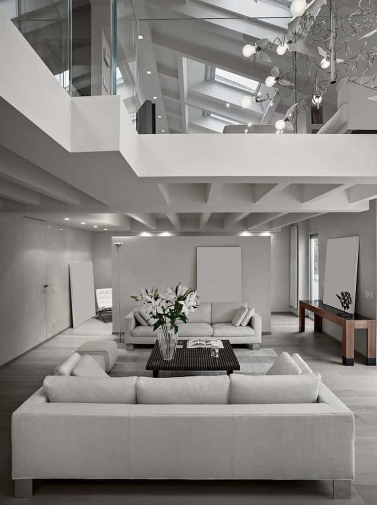 Antresola: kiedy warto zdecydować się na antresolę w domu?